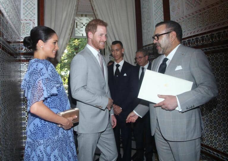 8 of Meghan Markle's Best Curtsy Moments Since Joining the Royal Family ...