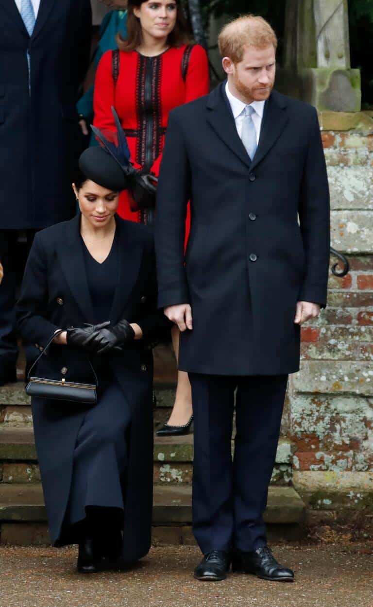 8 of Meghan Markle's Best Curtsy Moments Since Joining the Royal Family ...