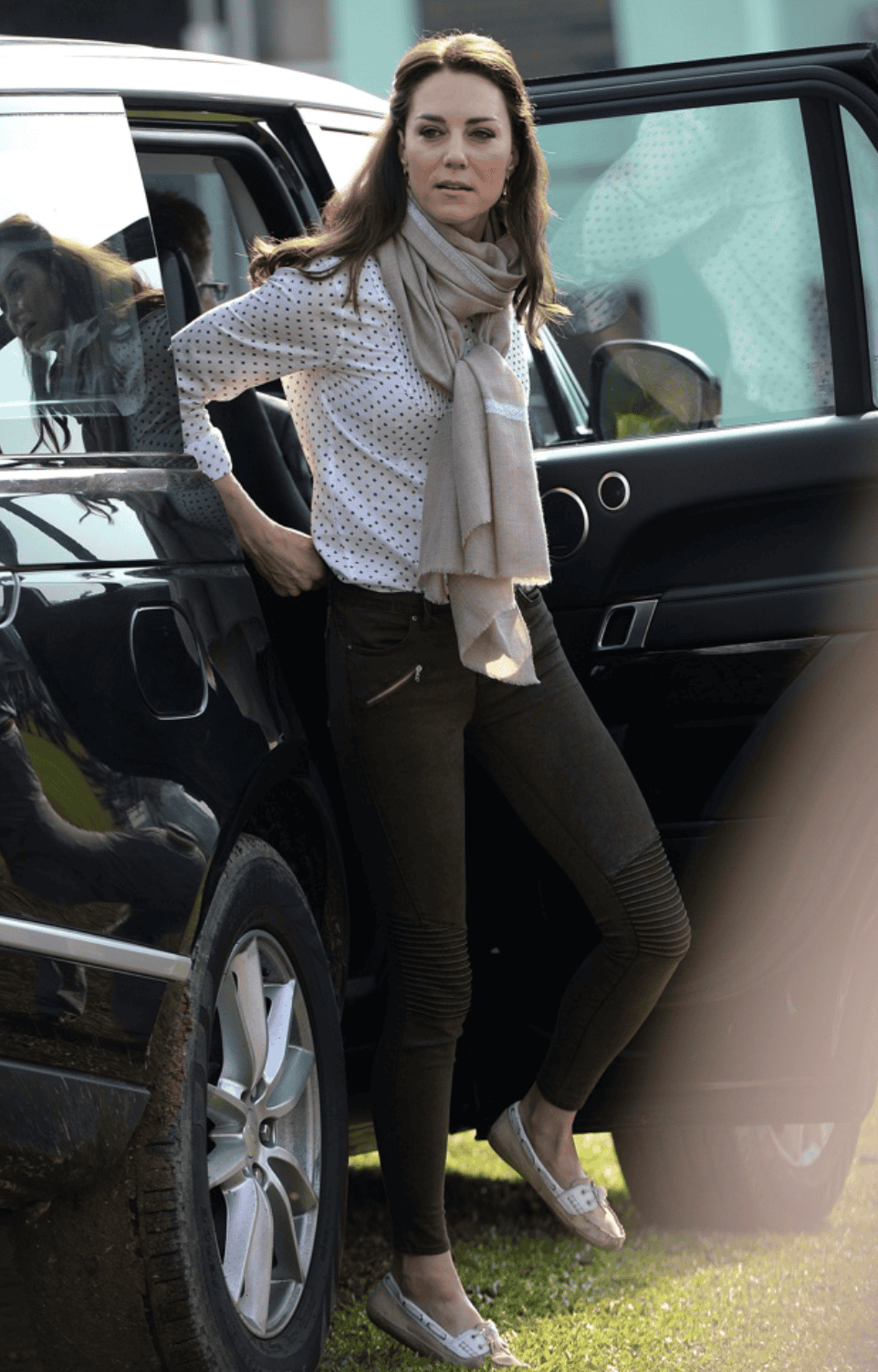 Kate Middleton's 10 Best Scarf Moments - Dress Like A Duchess
