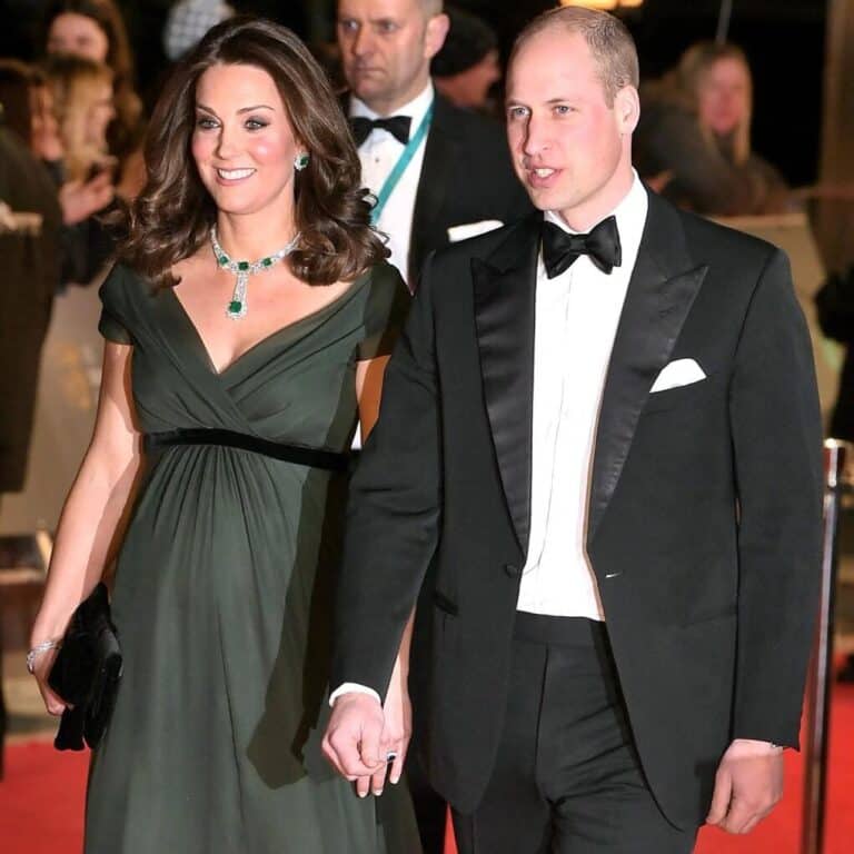 5 of Kate Middleton's Most Symbolic Outfits of All Time - Dress Like A ...