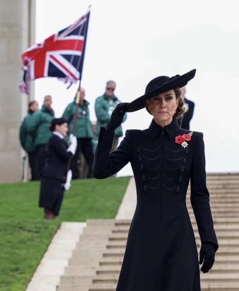 Kate Middleton Wears Military Coat for Remembrance Event - Dress Like A ...