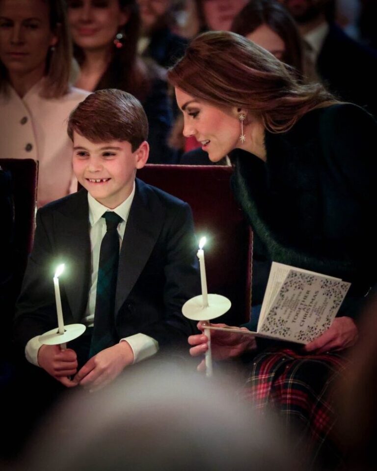 Kate Middleton in Green Coat with Fur Collar for Carol Concert - Dress ...